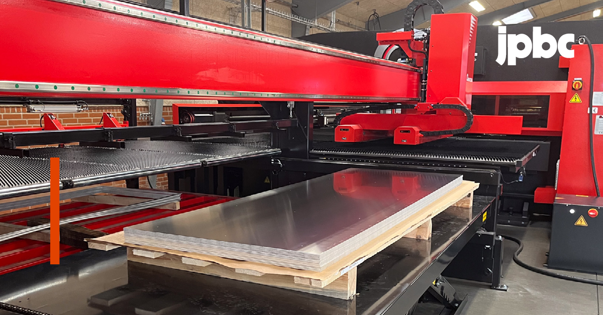 Amada revolverstanser opgraderet med ny automationsløsning