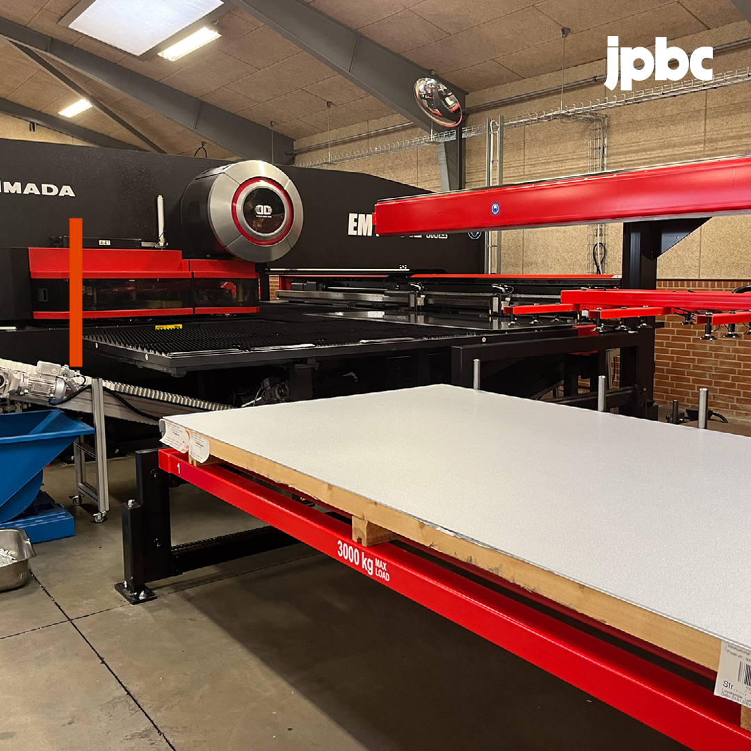 Amada revolverstanser opgraderet med ny automationsløsning